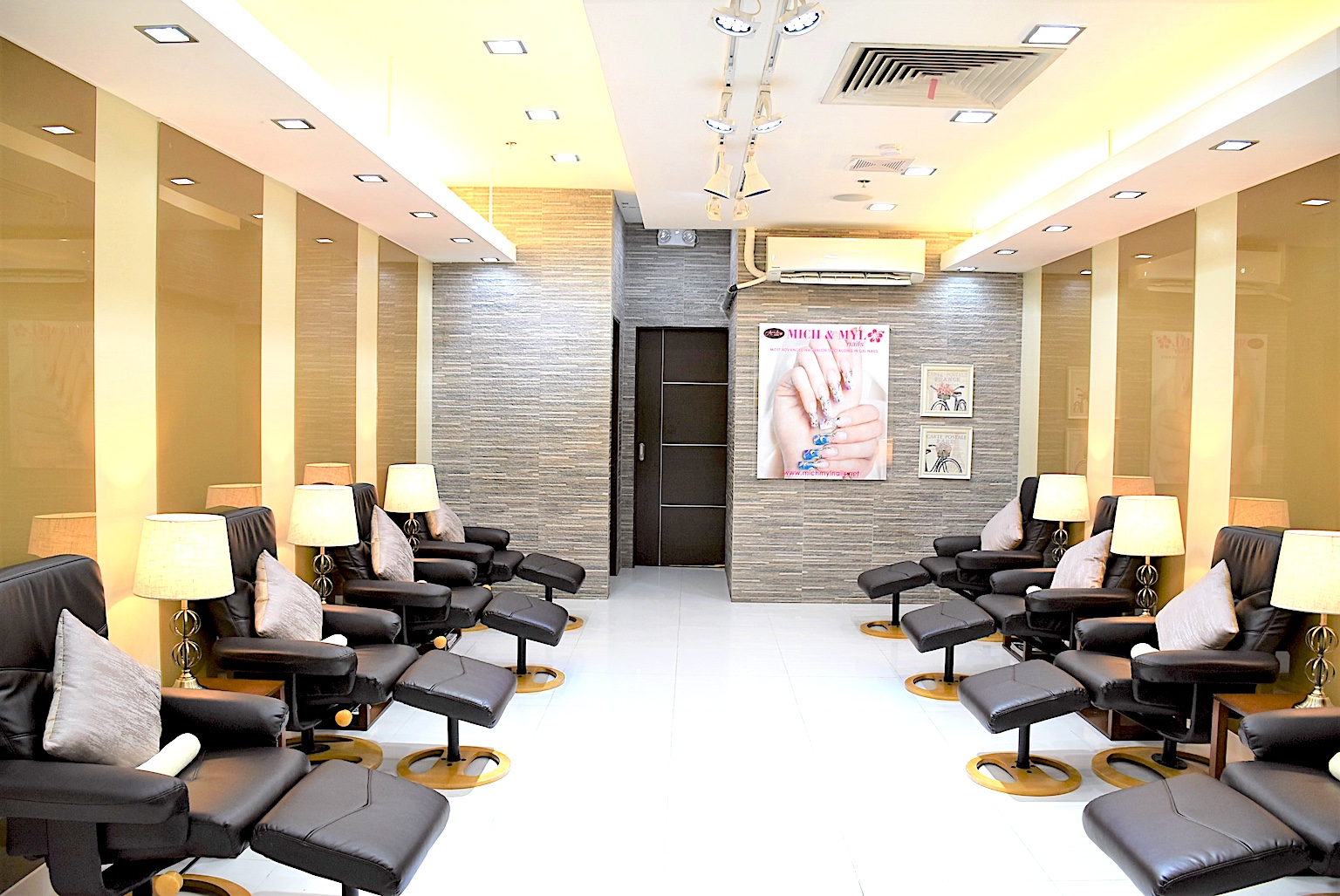 Landmark Trinoma | Mich & Myl Nails